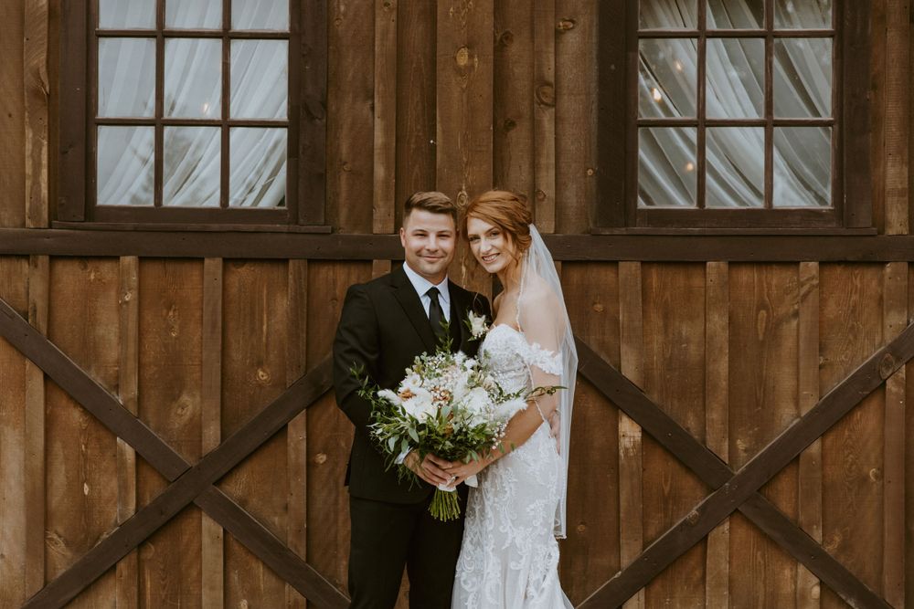 A Dreamy Wedding at Roca Berry Farm’s Pioneer Event Barn in Roca ...