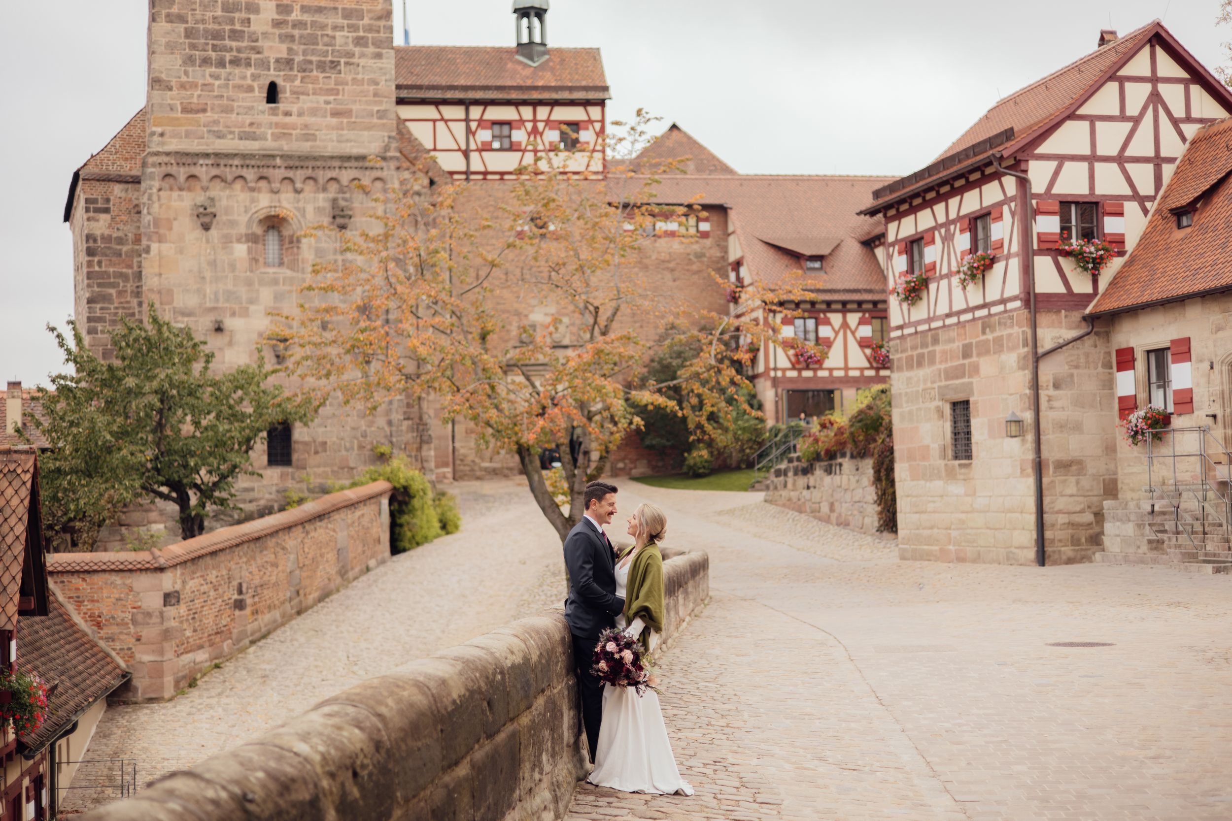 Ashton & Jordan’s Romantic Autumn Elopement in Nuremberg, Germany ...