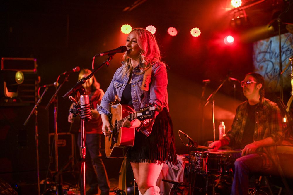 Audrey Ray at The Machine Shop - Tiffany LaFontaine Photography