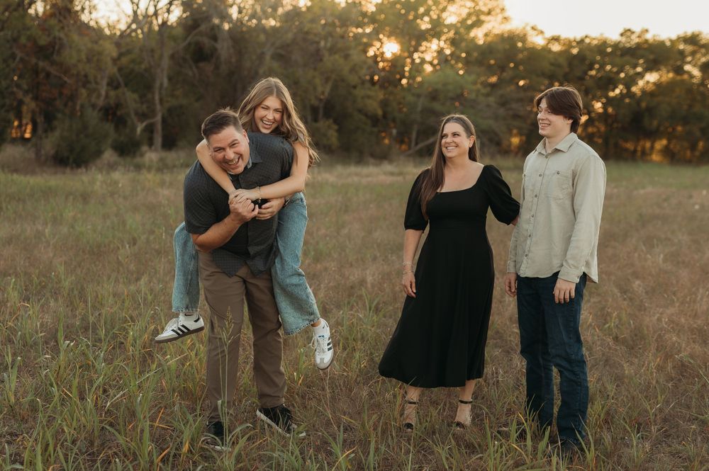 Capturing Golden Memories: A Family Photo Session in the Fields of ...