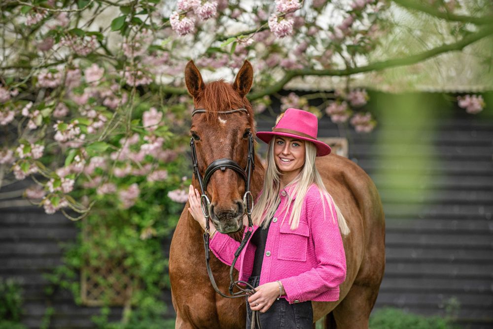 An Equine Photoshoot with Izzy Scott & Frank - Holly Outtridge Photography