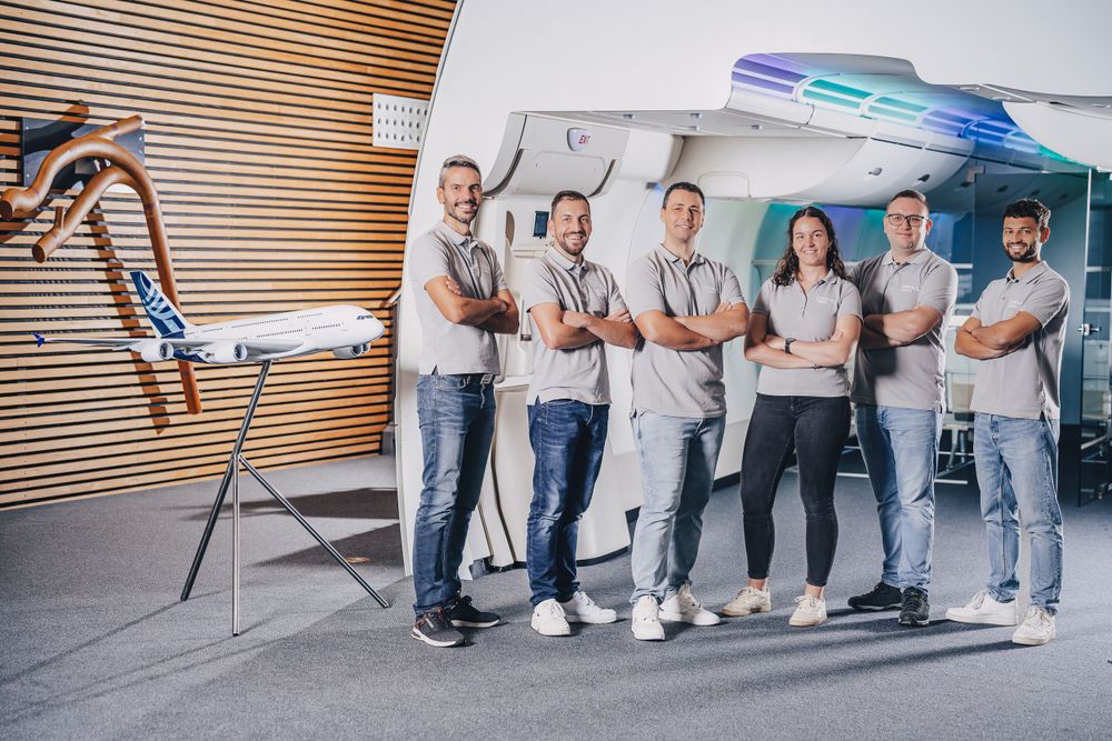 DIEHL Aviation: Azubi-Fotoshooting - BEWEGT.content GmbH – Ihr Partner ...