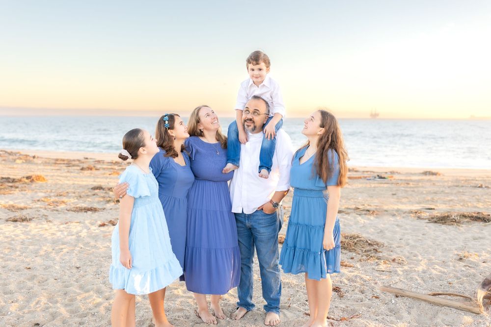 A Luxury Family Session in Seal Beach | Sweet Moments by the Sea - Erin ...