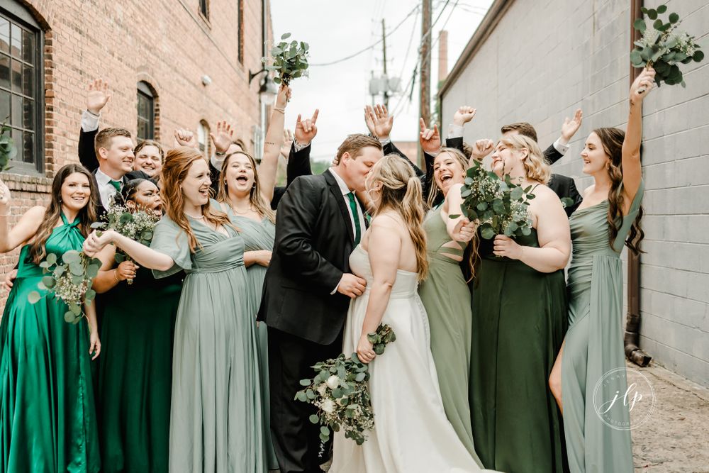 Kersey + Trinity // Fall Line Station // Modern Downtown Wedding In ...