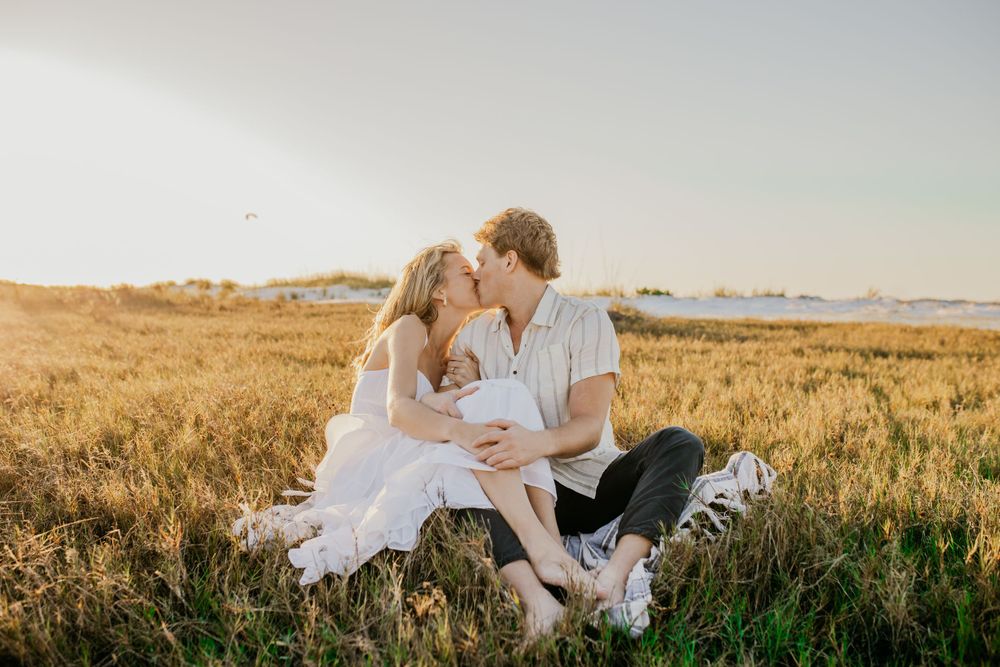 Maddy + Ryan // Bradenton Anna Maria Island Florida Photographer // Shelby Woodward Photography ...