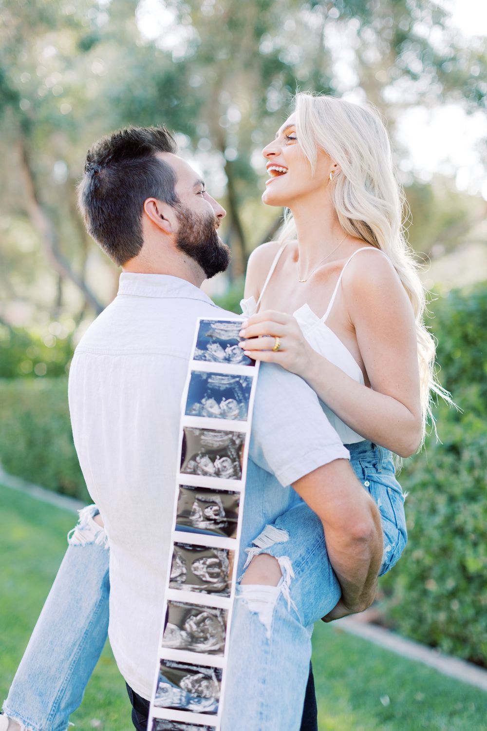 Jess & Landon’s Las Vegas Pregnancy Announcement - Julia Stockton ...