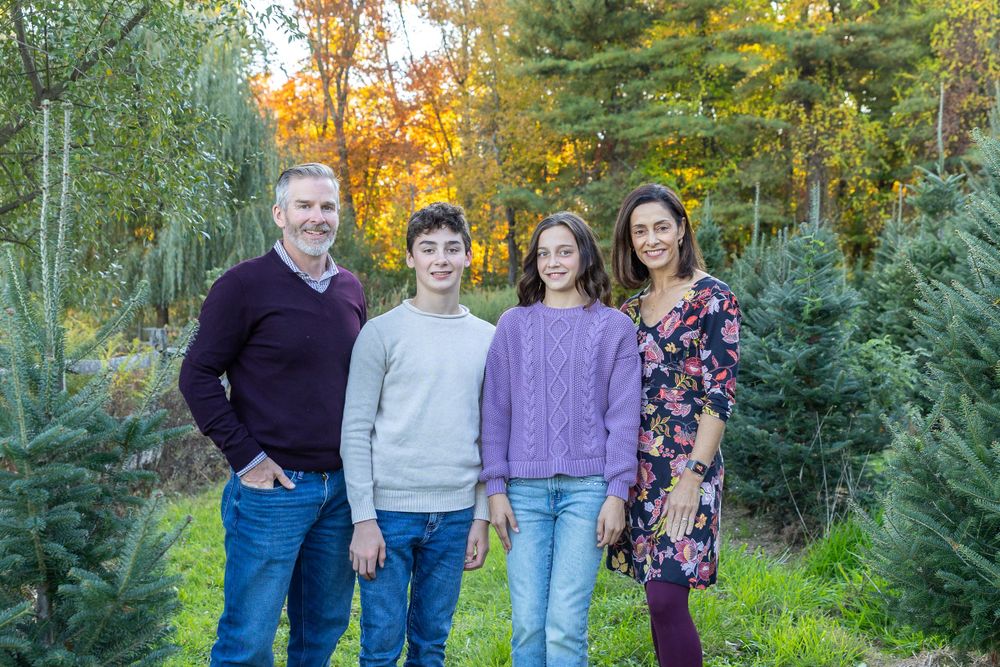 Family Mini-Sessions at Mistletoe Christmas Tree Farm - Lisa West ...