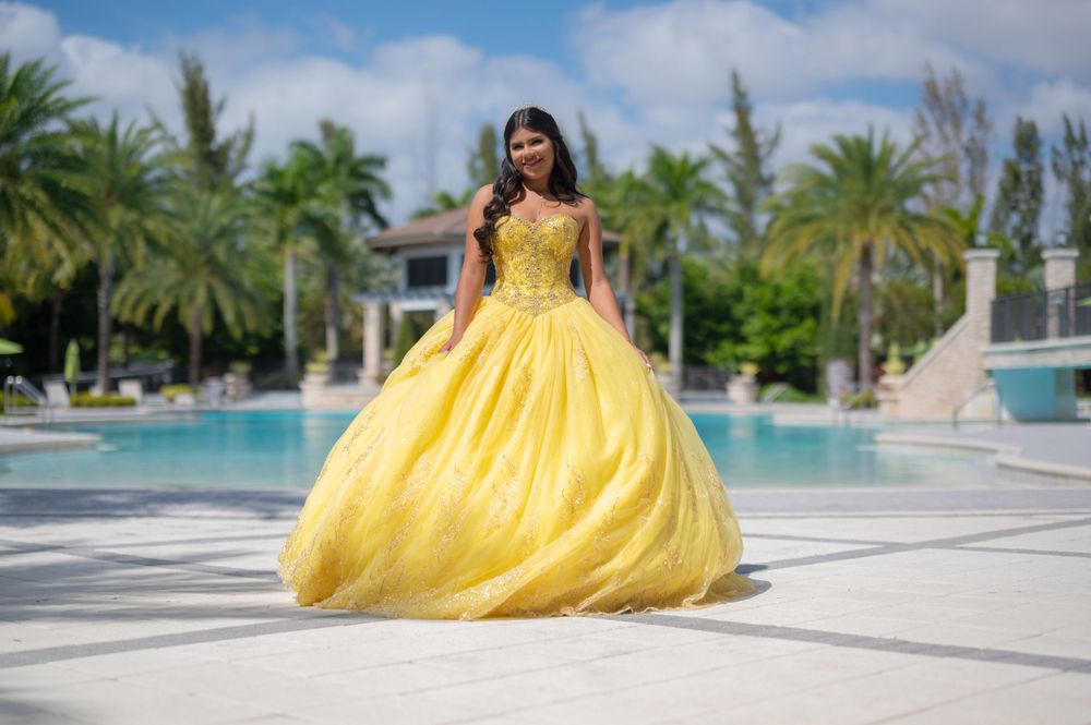 QUINCEAÑERA AL ESTILO BELLA Y BESTIA - RocaPhoto