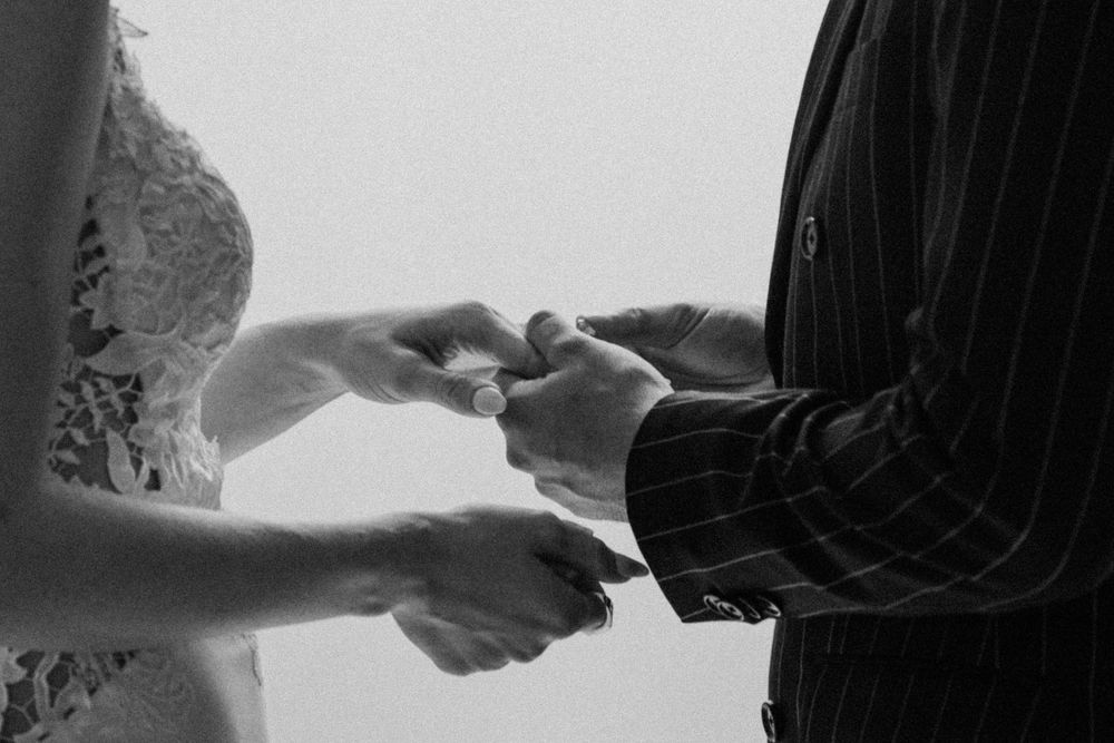 The Art of the Hand-In-Hand Moment - Impact Images Studio