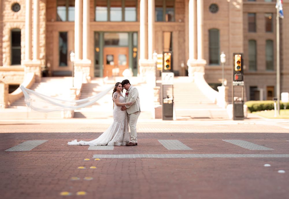 A Beautiful Courthouse Wedding at the Fort Worth Courthouse - Alli ...
