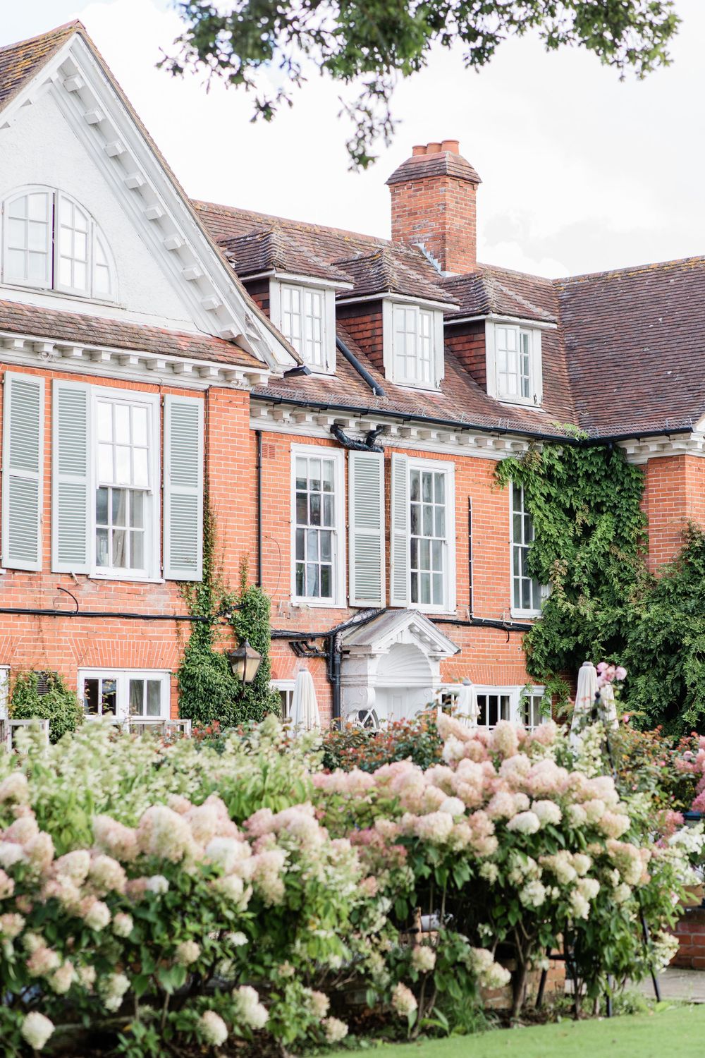 Chewton Glen Wedding - A Luxury Country House Hotel - Maddie Waters ...