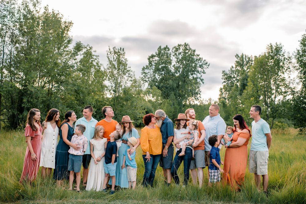 EXTENDED FAMILY SESSION IN HOLLY, MI - Keri Harrison Photography