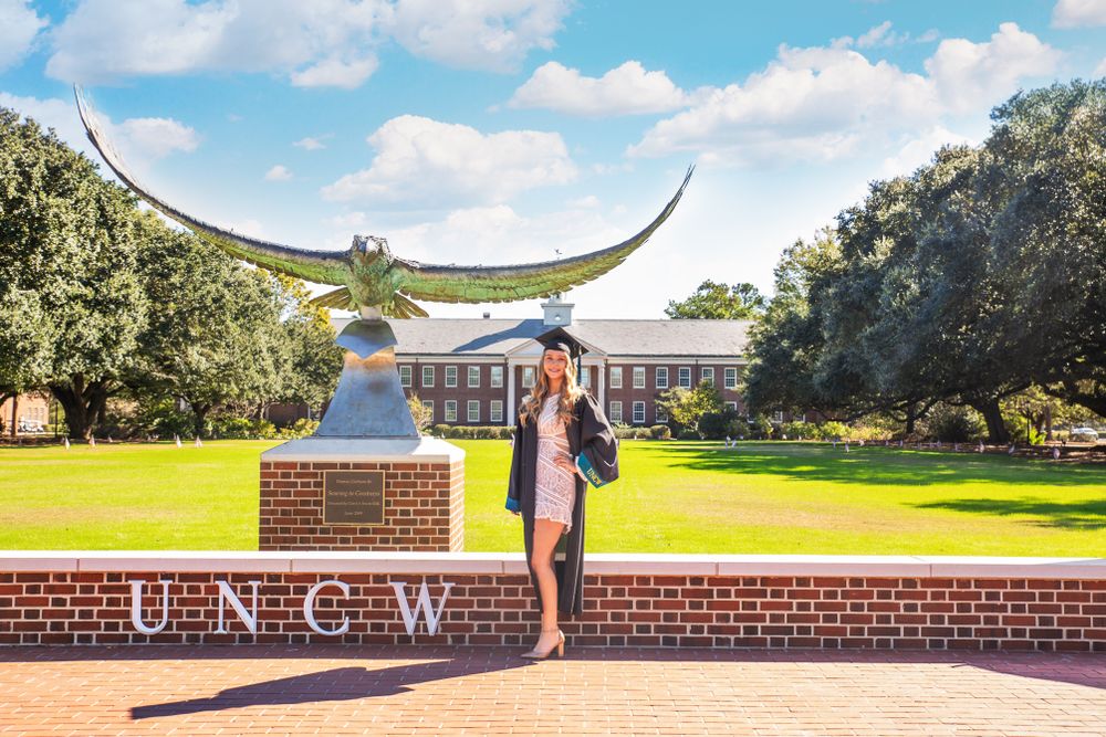 UNCW Graduate - elizabeth gillikin photography