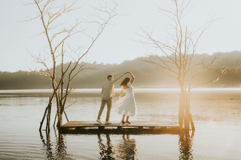 Ethereal Love: Dreamy Bali Prewedding Photoshoot at Tamblingan Lake - my bali photographer