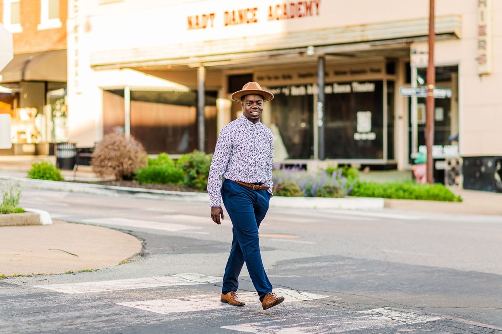 Capturing Senior Moments: A Guy's Guide to a Memorable Photo Session ...