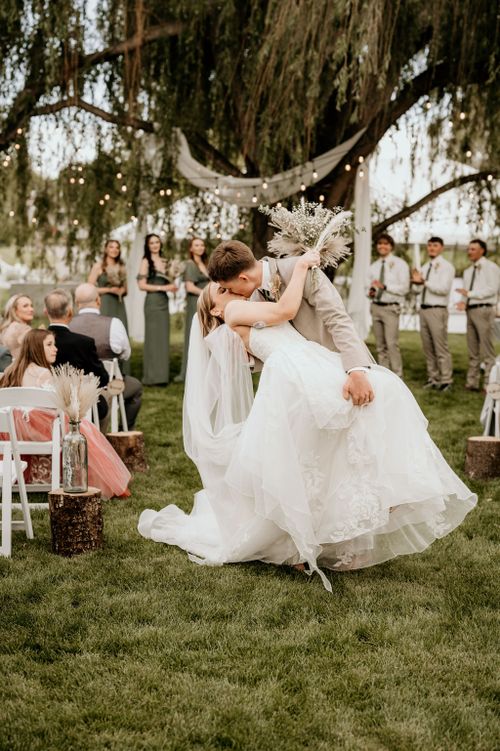 Boho Spring Wedding at Promise Garden - Sydney Nichole Photography