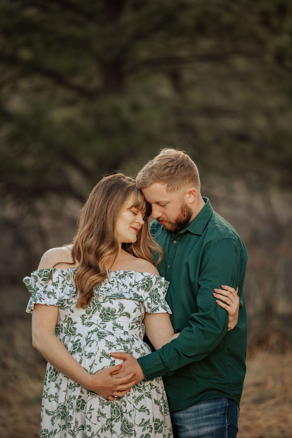 Sarah + Luke Cheyenne Mountain Maternity Session - Ali Garcia Photography