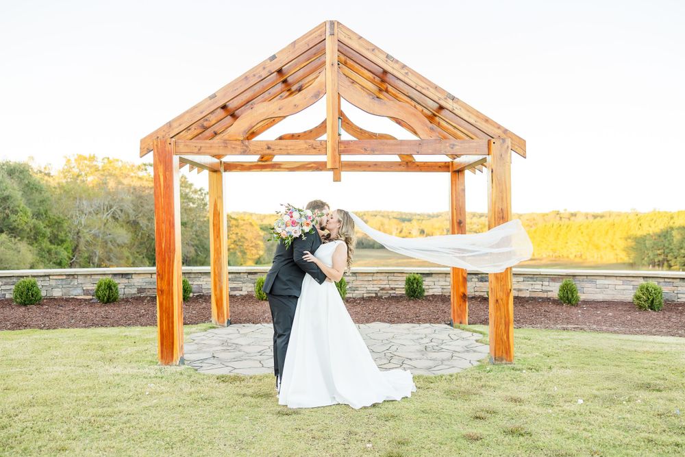 Elegant & Enchanting Kings Mountain, NC Wedding - Megan Allred Photography