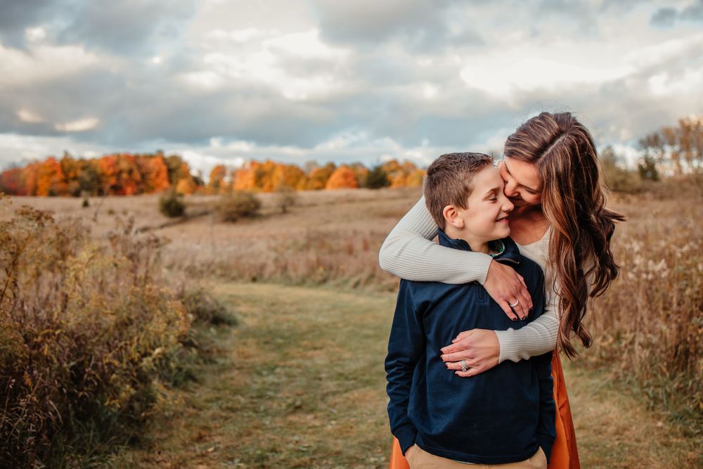 How to Style Your Outfits for Fall Family Photos - Taylor Lee Photography