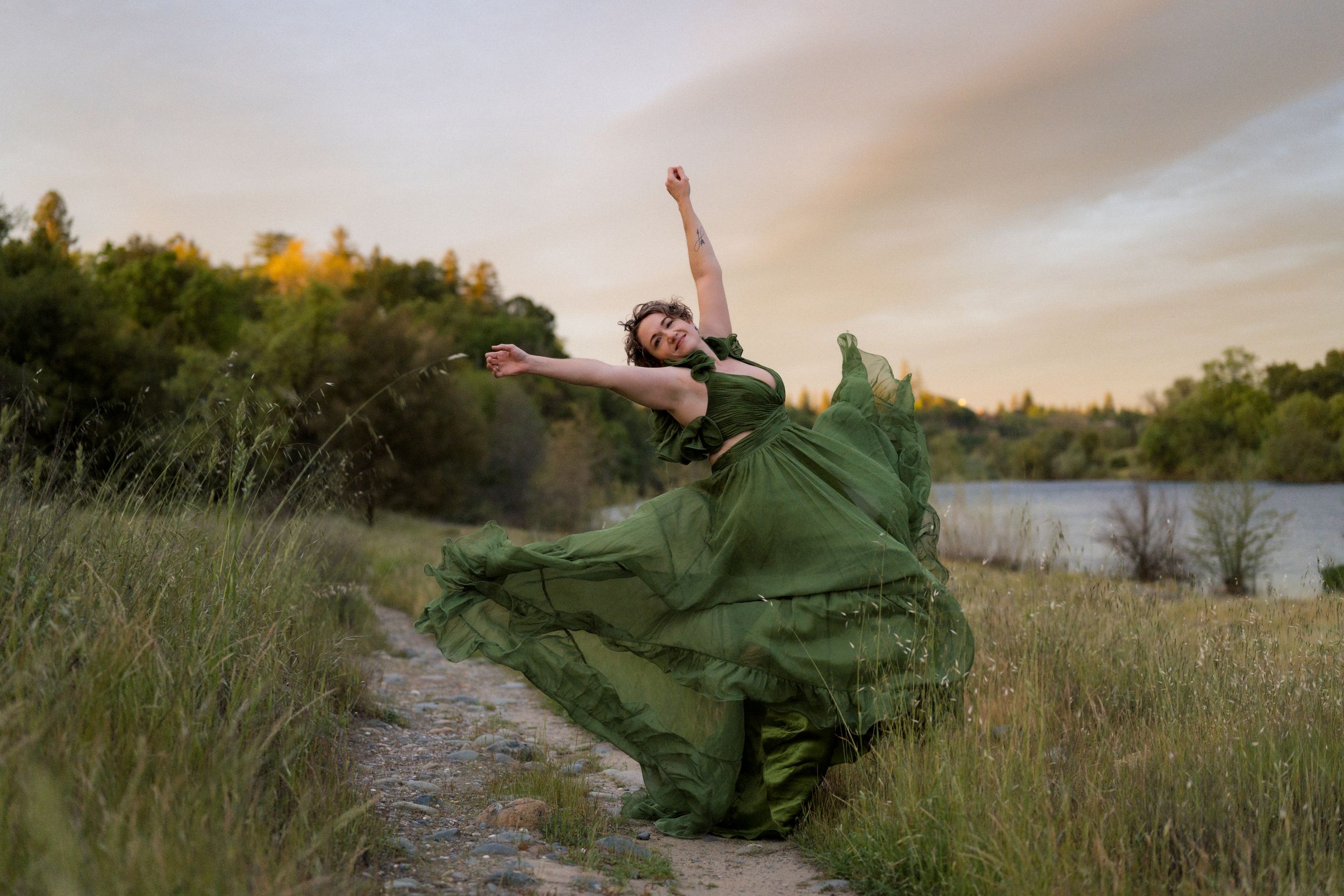River Portrait Session - Mary Bowers Photography