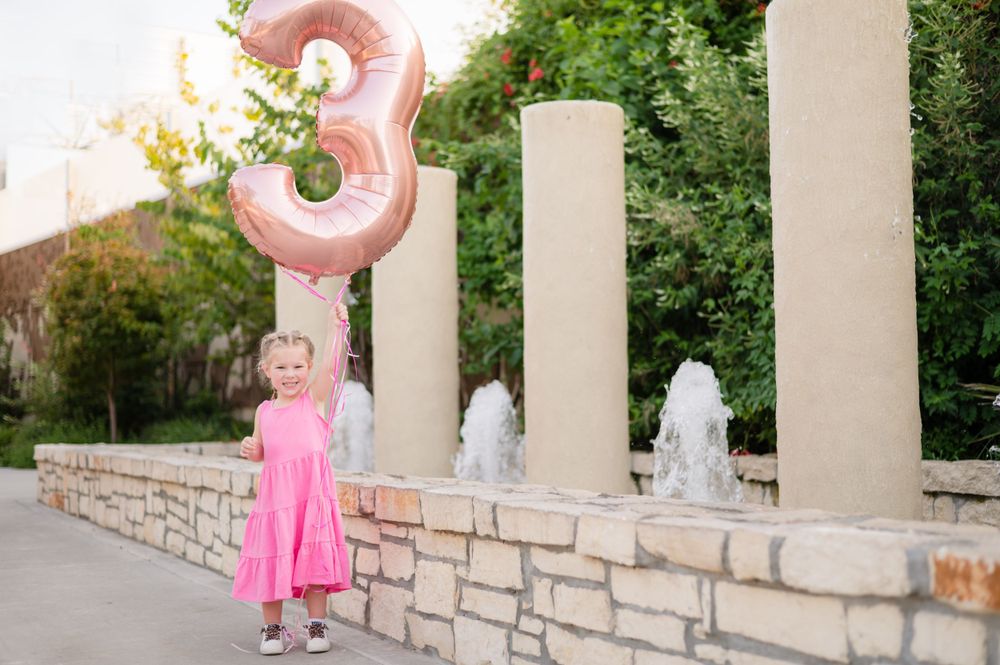 what to expect - milestone session - Laura Pulliam Photography