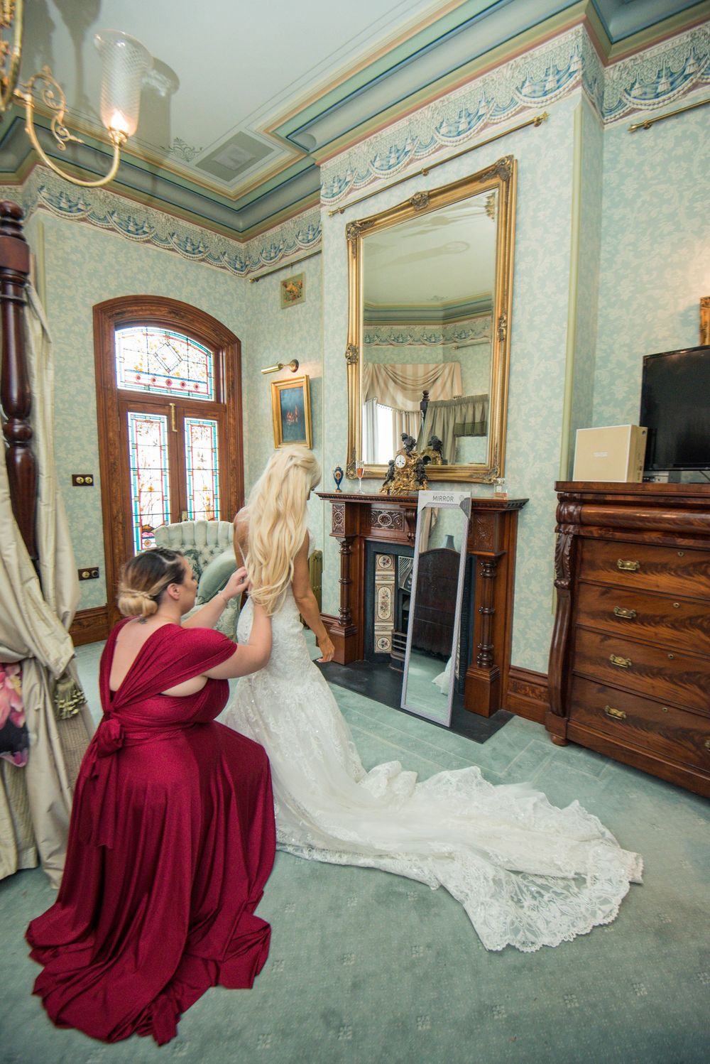 How Do You Pick a Getting-Ready Space That Makes Your Photos Shine ...