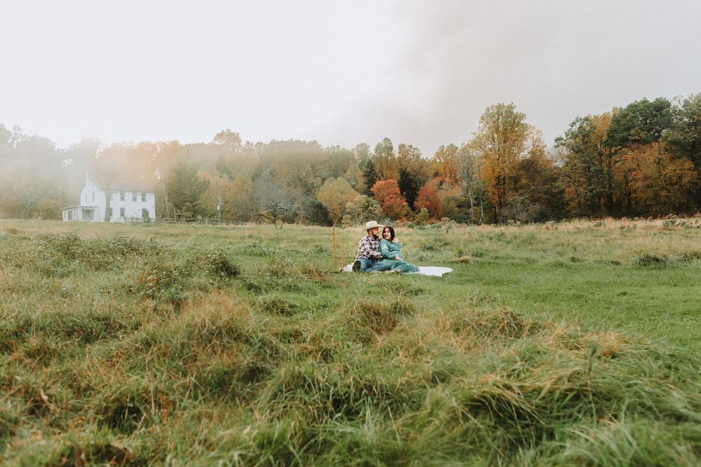 A Picturesque Maternity Session at Angora Fruit Farm in Reading, PA ...