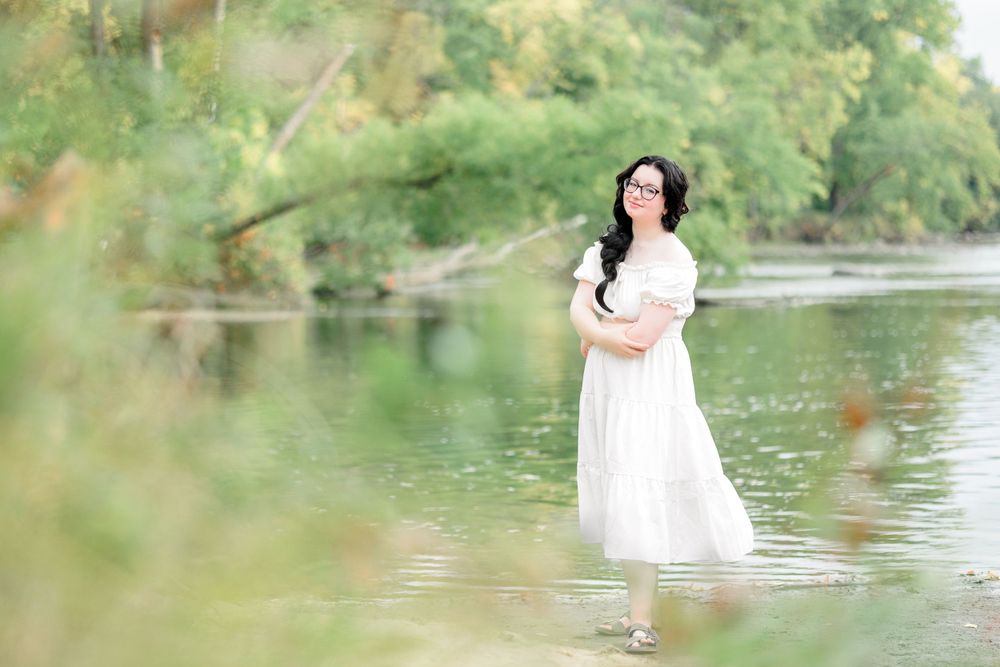 Ethereal River Senior Session - Jessica Kankelfitz Photography ...