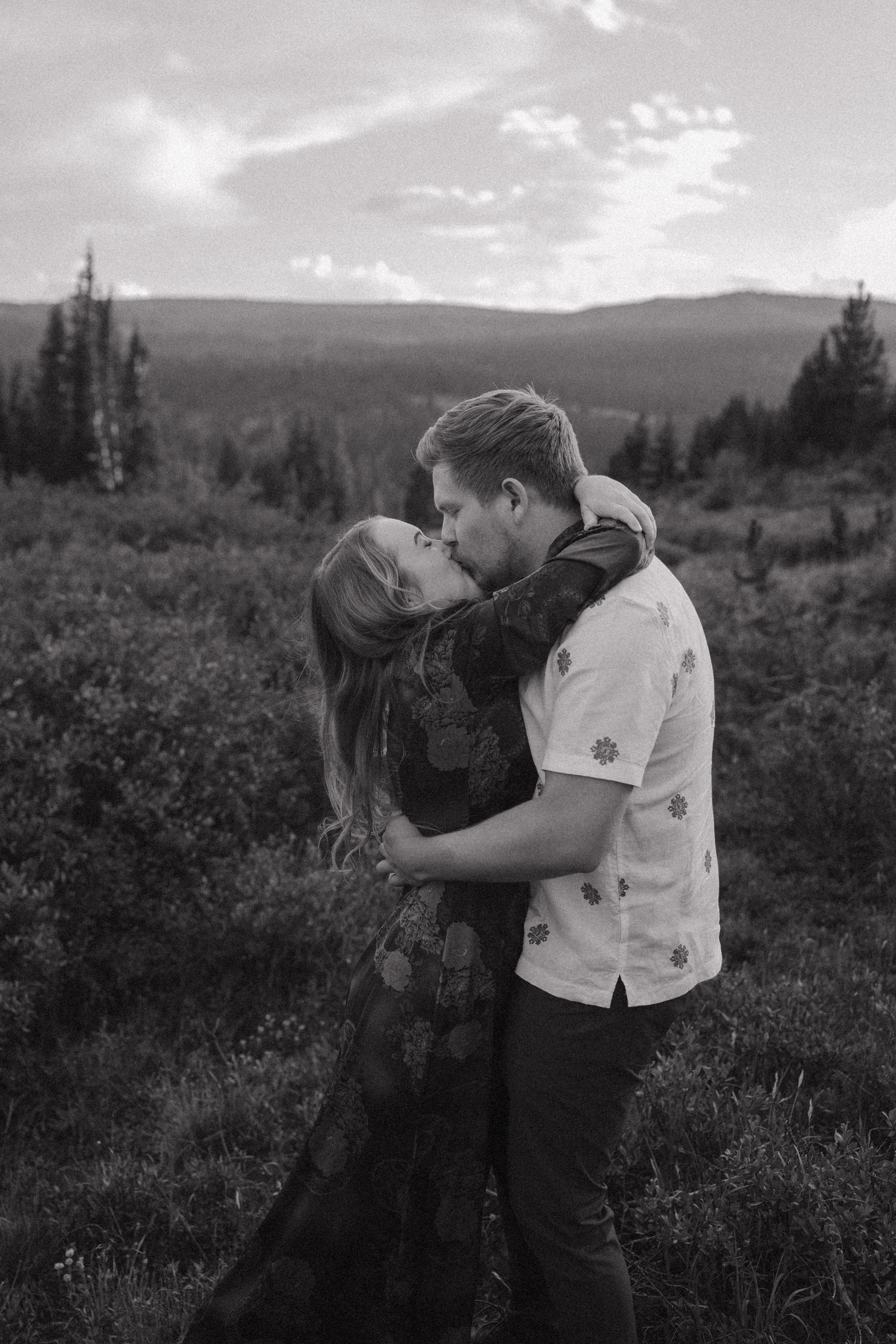 Sara & Ben's Couple Photos in Vail - Megan Hadley Photography
