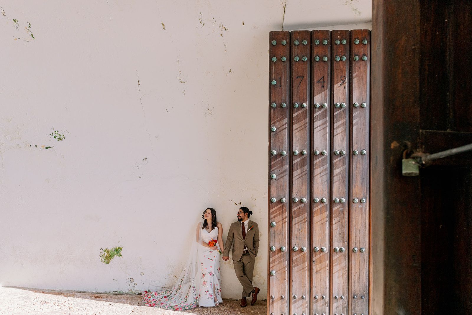 Experience Romance: Beautiful Intimate Wedding in the Historic Streets ...
