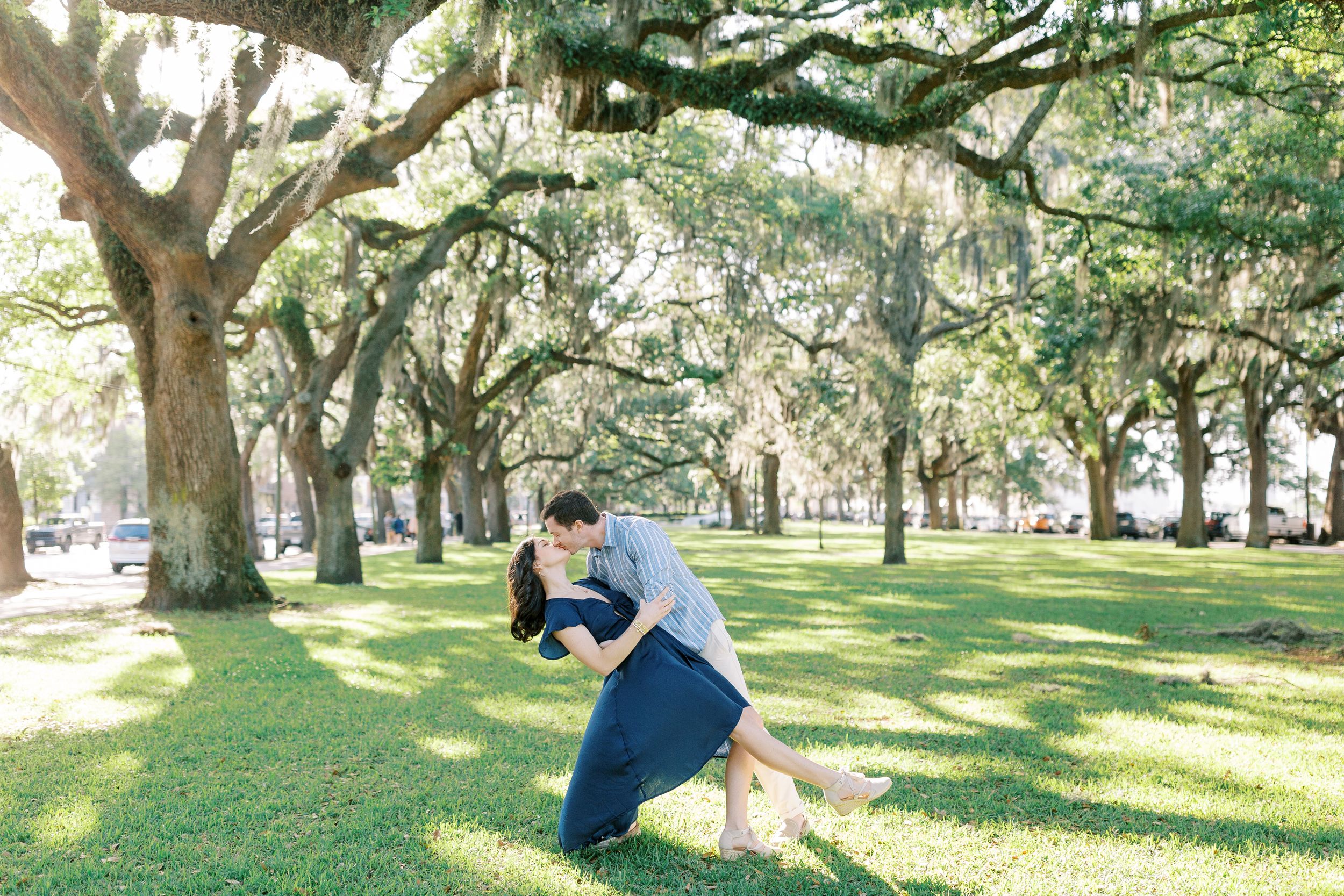 The Best Engagement Session Locations in Savannah - Savannah Wedding ...