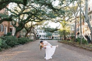 The Best Engagement Session Locations in Savannah - Savannah Wedding ...