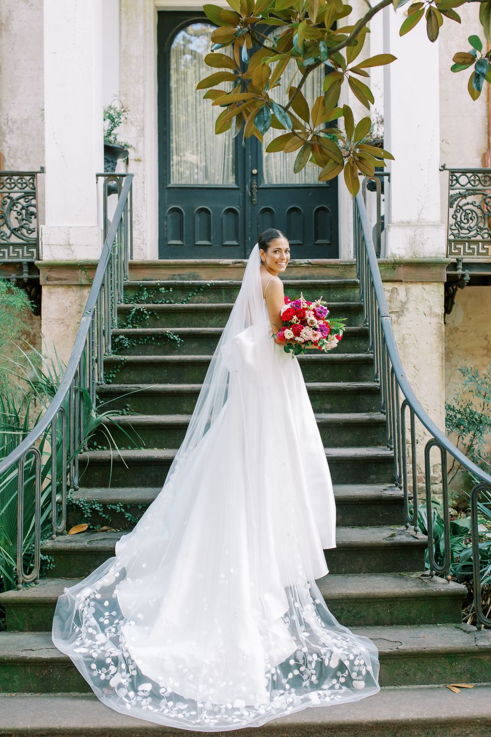 A Romantic Garden-Inspired Wedding in Savannah: Sophie & Shaw’s ...