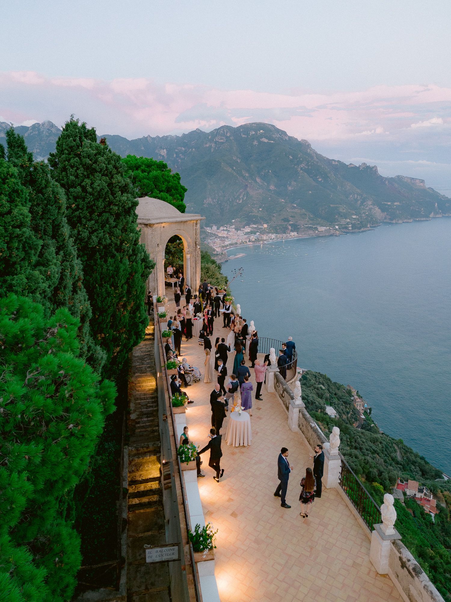 Elegant Autumn Wedding at Villa Cimbrone in Ravello | Facibeni