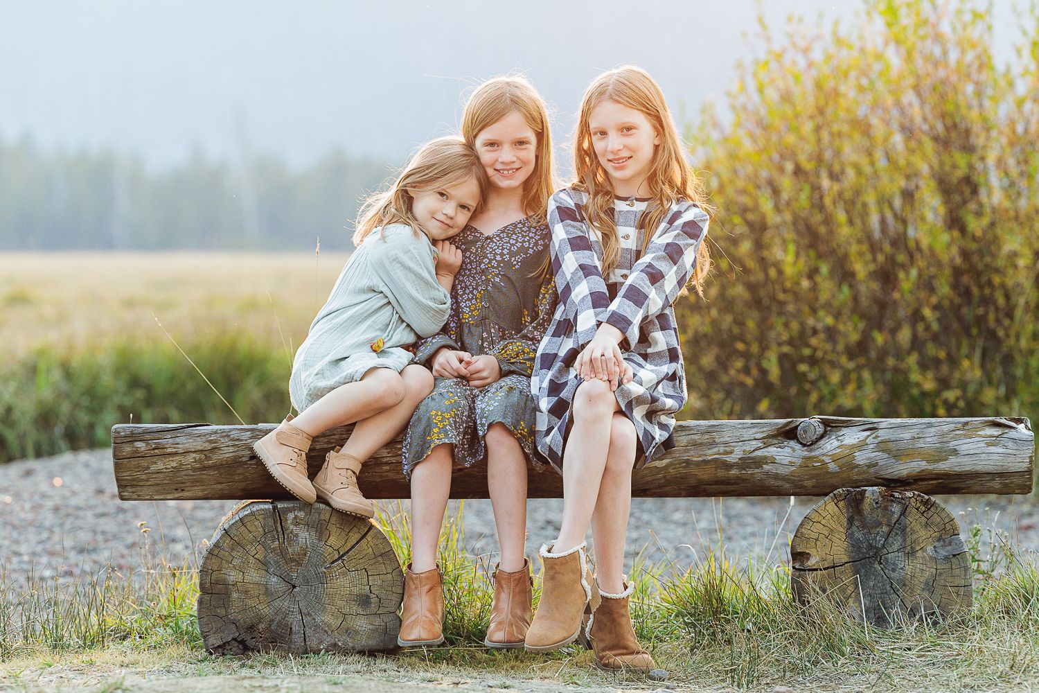 Natural Family Photo Poses You’ll Actually Like | MOT photography