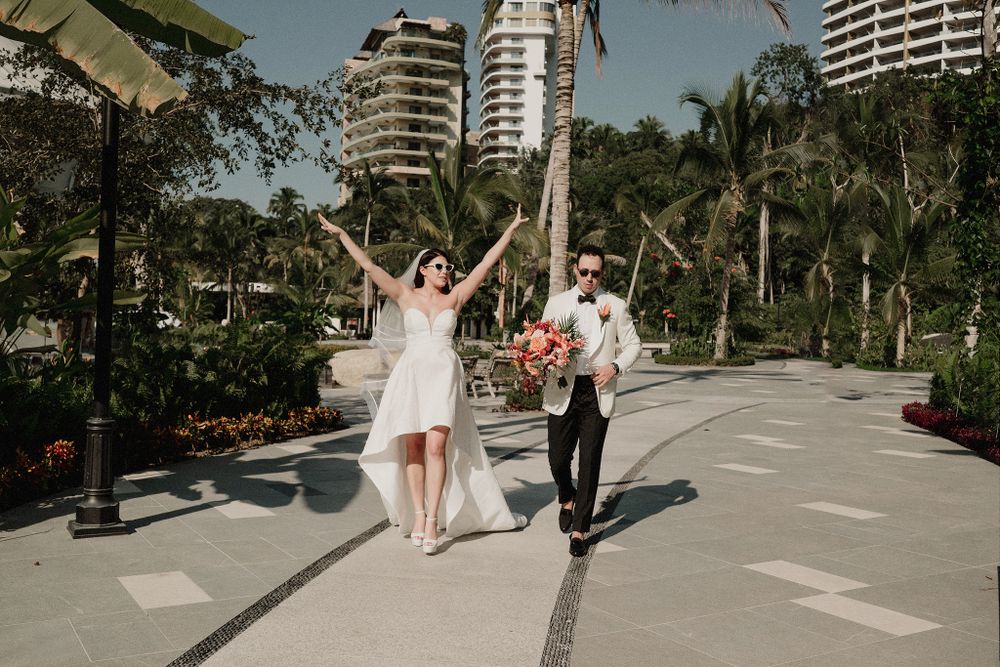 Alex Obregon - Puerto Vallarta and Sayulita Wedding Photographer