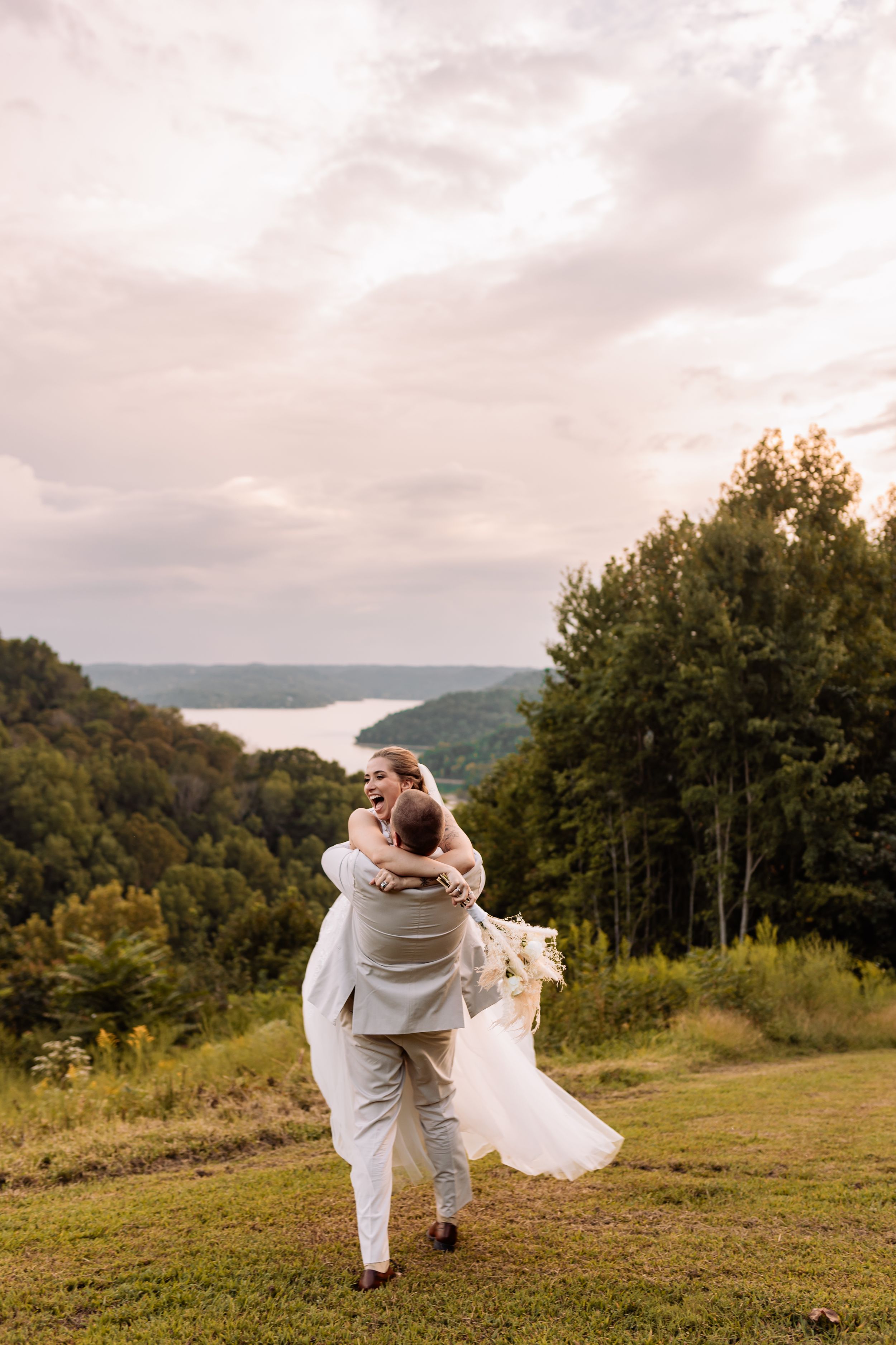Adri Rae Photo - Tennessee Wedding and Destination Elopement Photographer