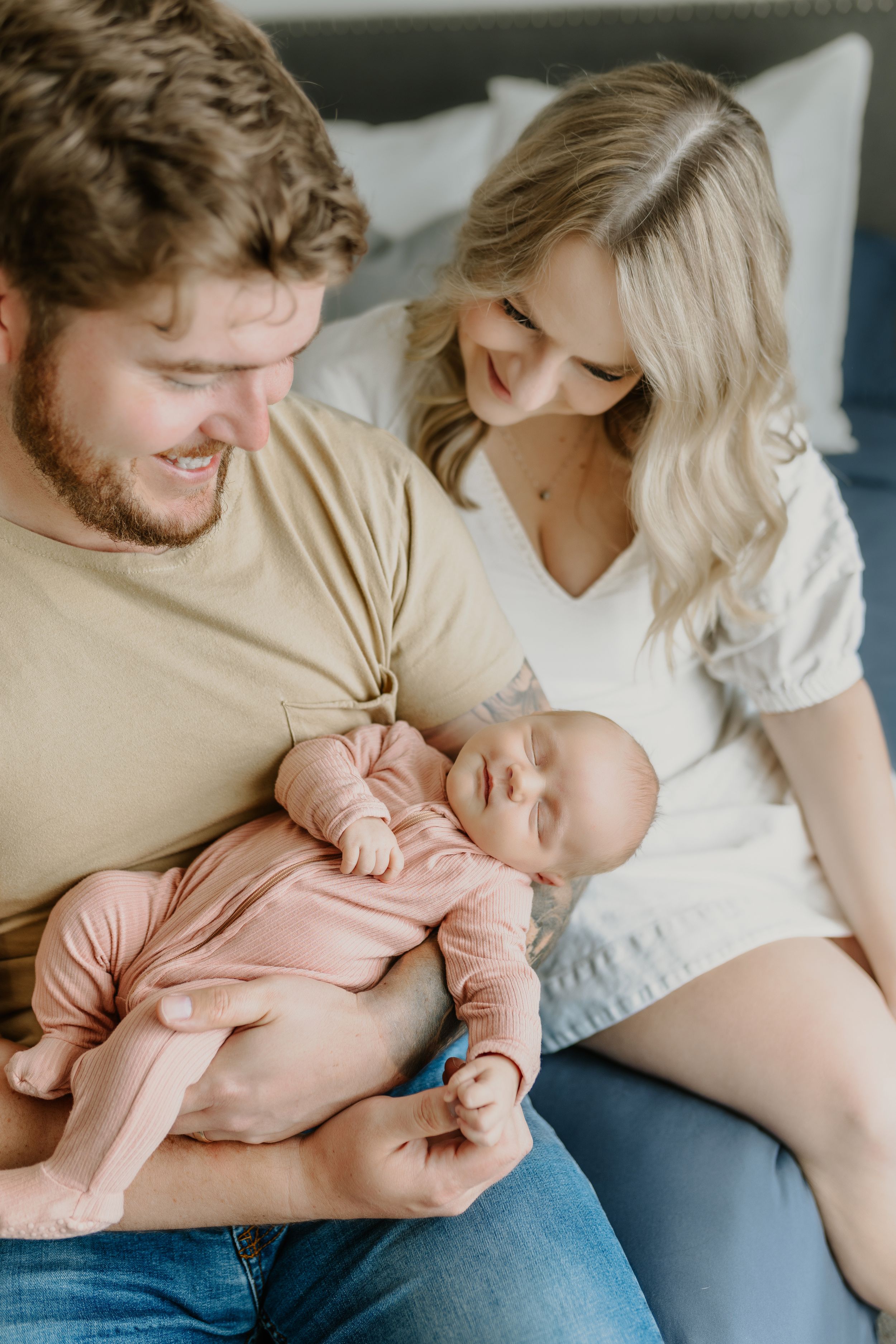Agata Cameron Photography, Calgary Family Photographer, Calgary Newborn ...