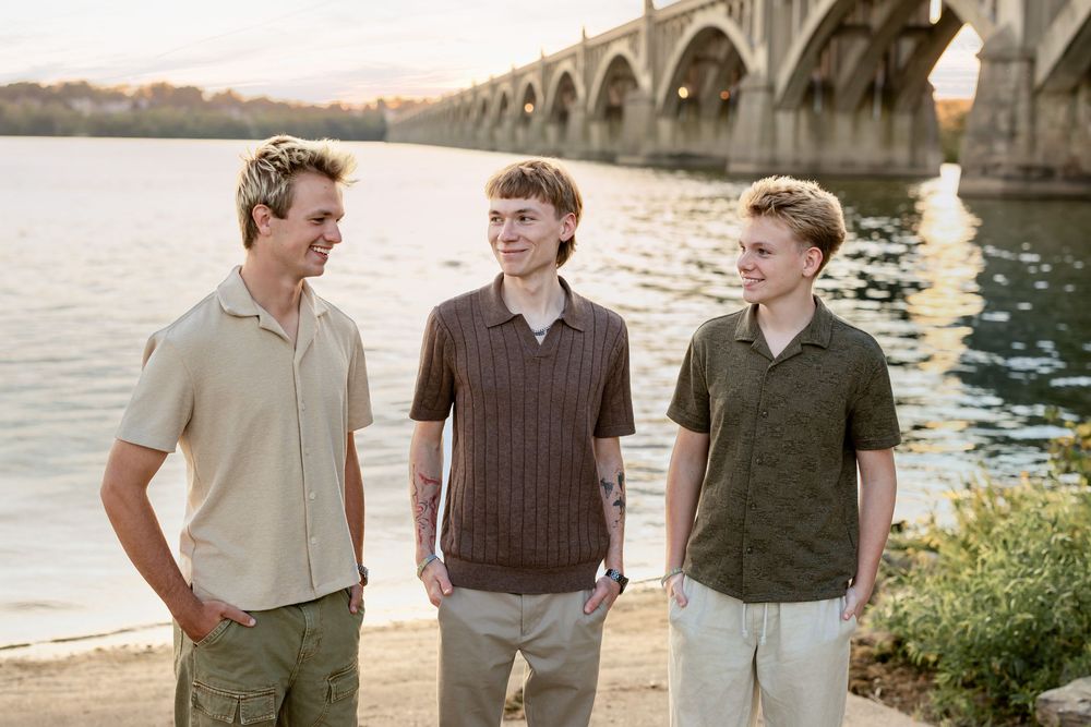 Planning Senior Portraits with Friends: Step-by-Step Guide