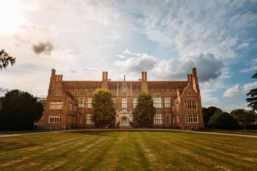 Harriet & Rob's Mapledurham Wedding - Vicky Lewis Photography