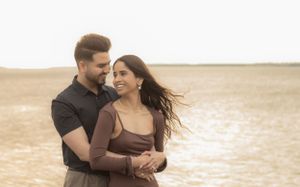 10 Poses To Elevate Your Engagement Photos - Mischalique Photography