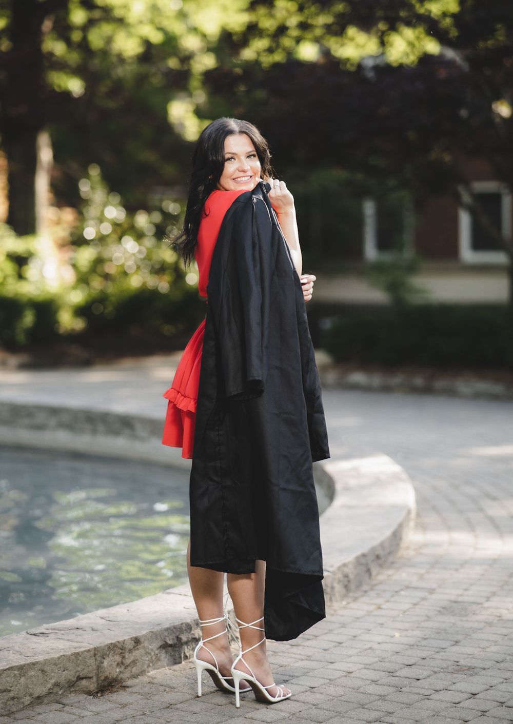 10 Must-Try Graduation Poses In 2025 (With Examples)