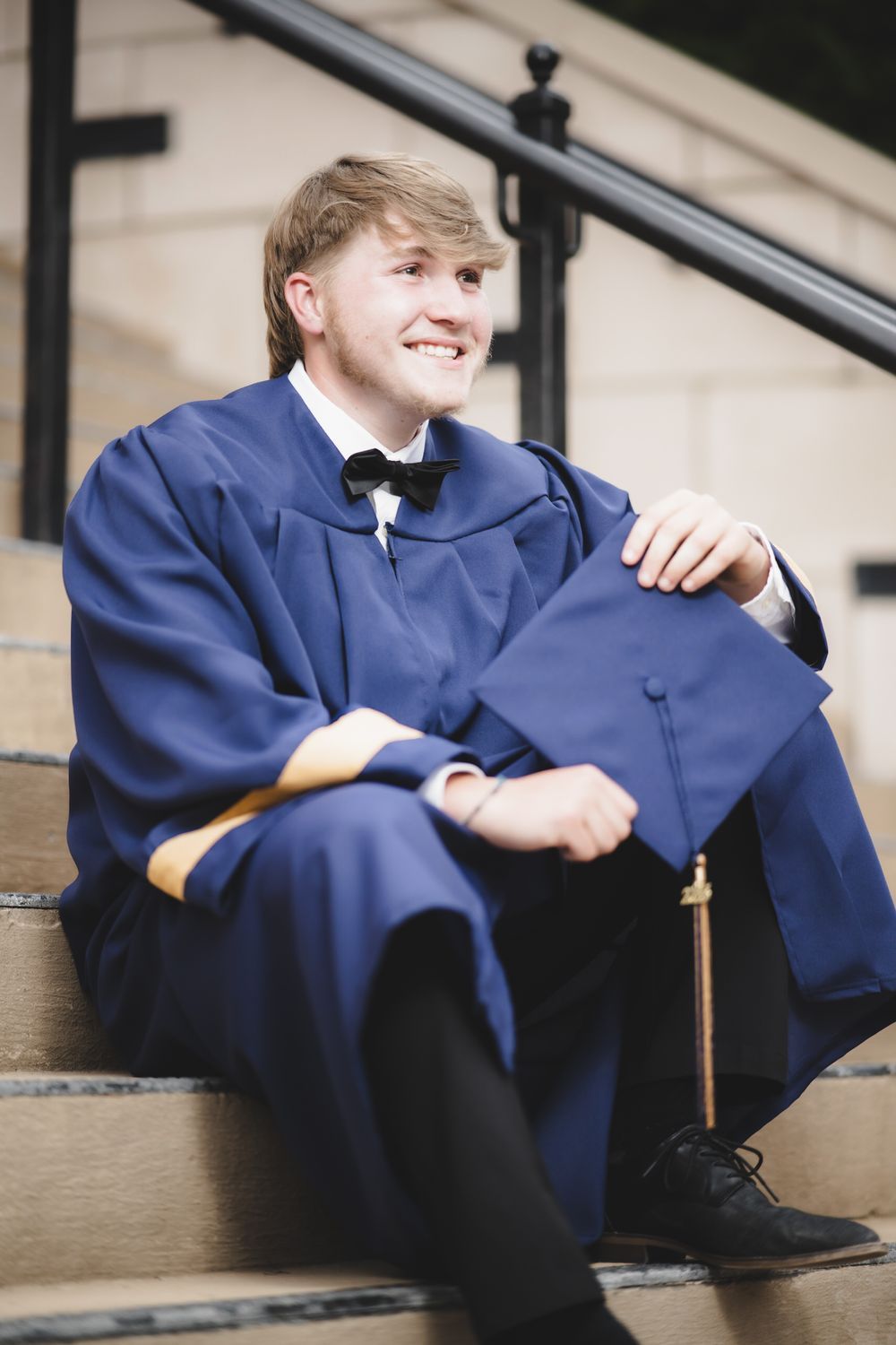 10 Must-Try Graduation Poses In 2025 (With Examples)