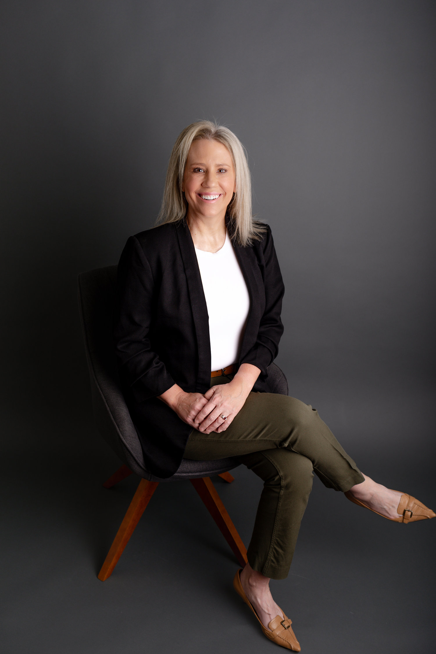 Headshot - Megan Hurt Photography