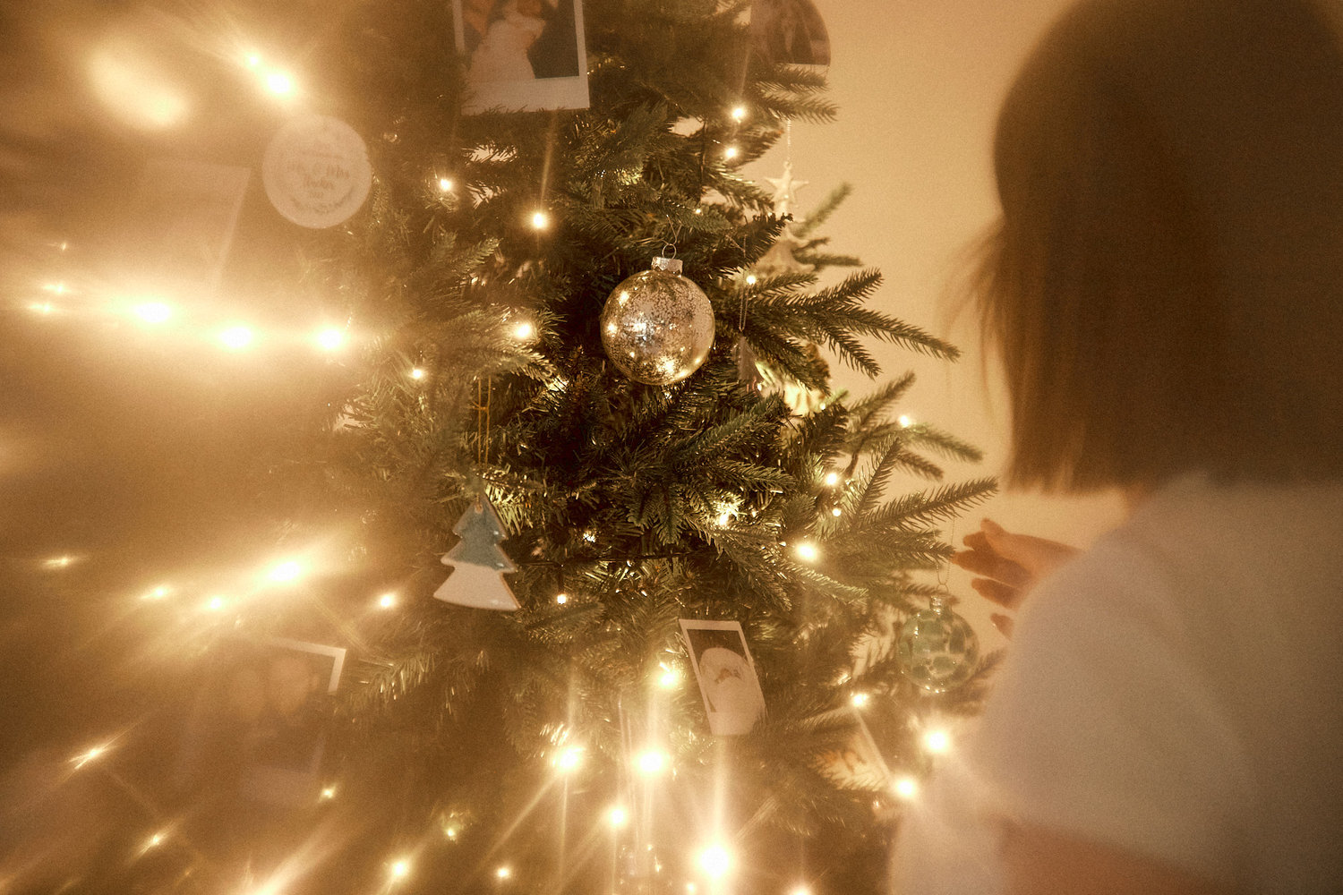 Making Your Christmas Tree Shine: Tips for Choosing Decorations ...