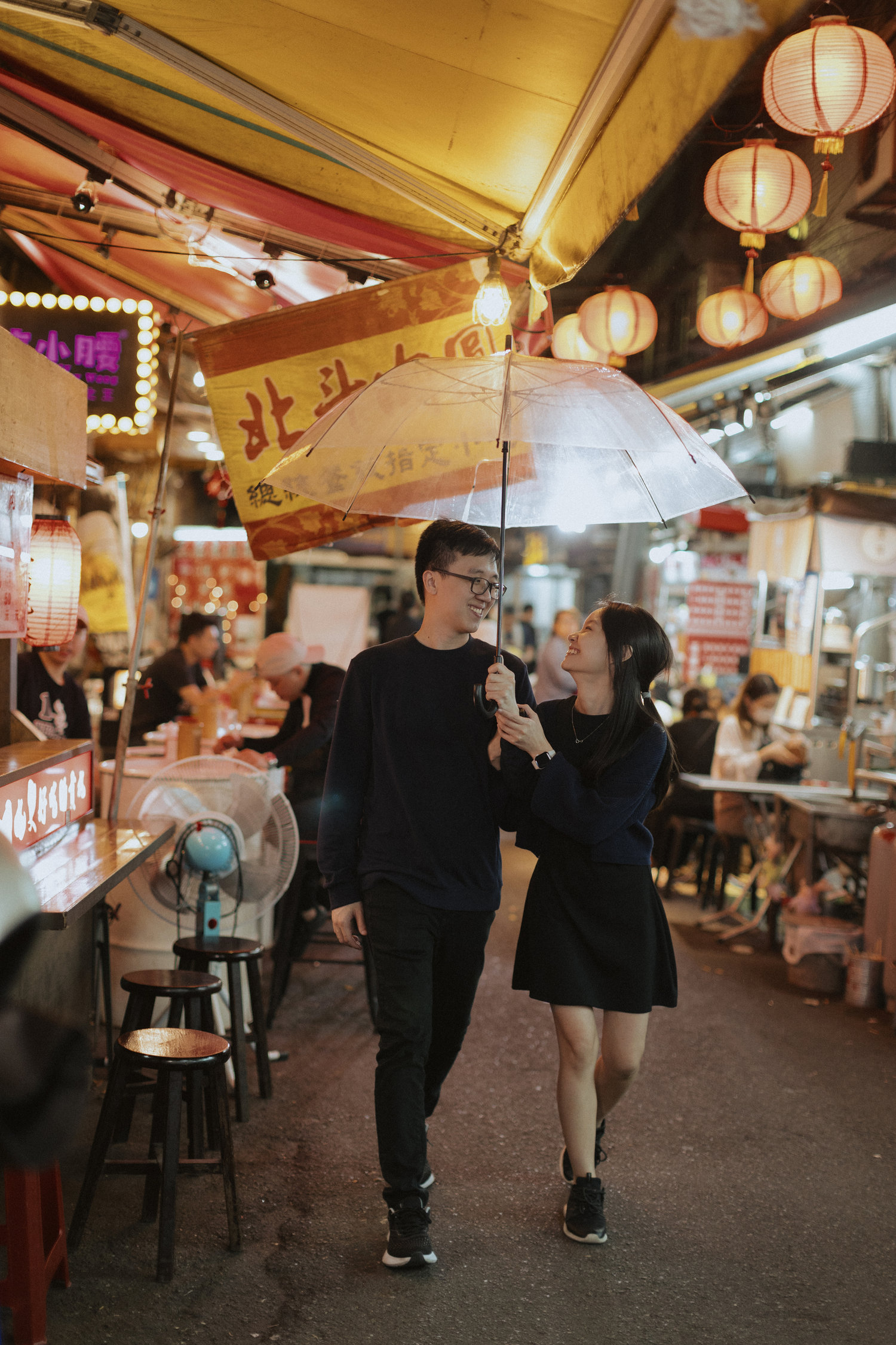 Flora & Raymond | Couple Photoshoot at Night Market - Taipei Taiwan ...