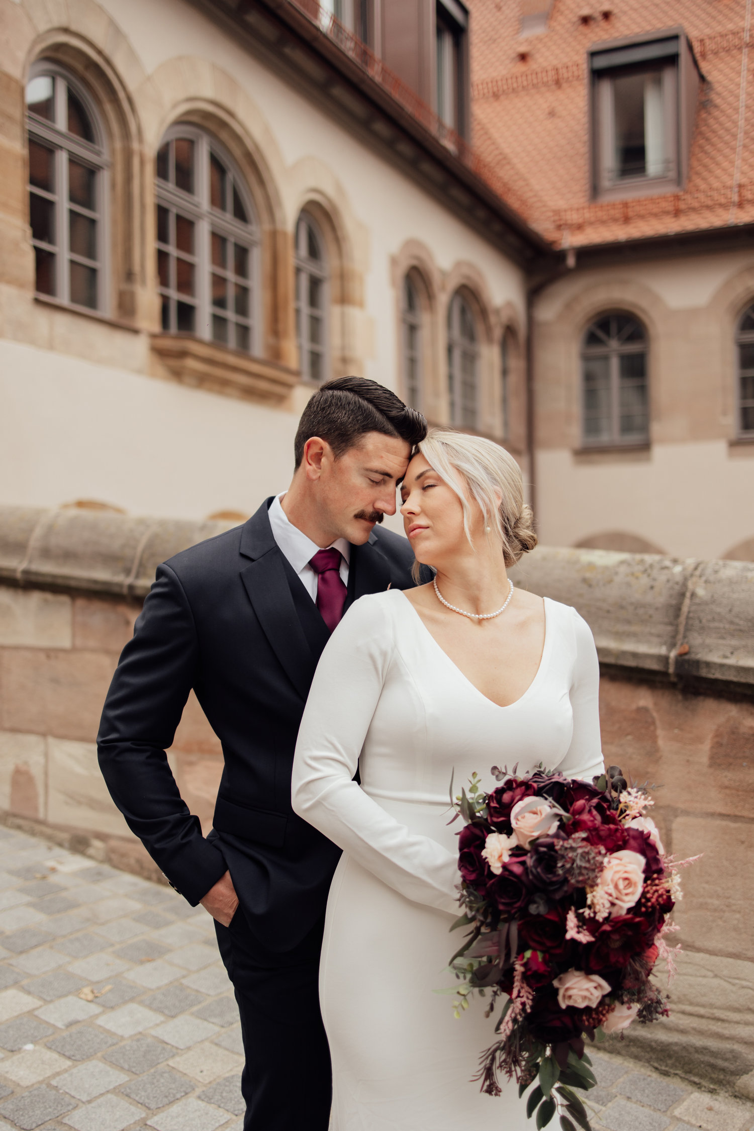 Ashton & Jordan’s Romantic Autumn Elopement in Nuremberg, Germany ...