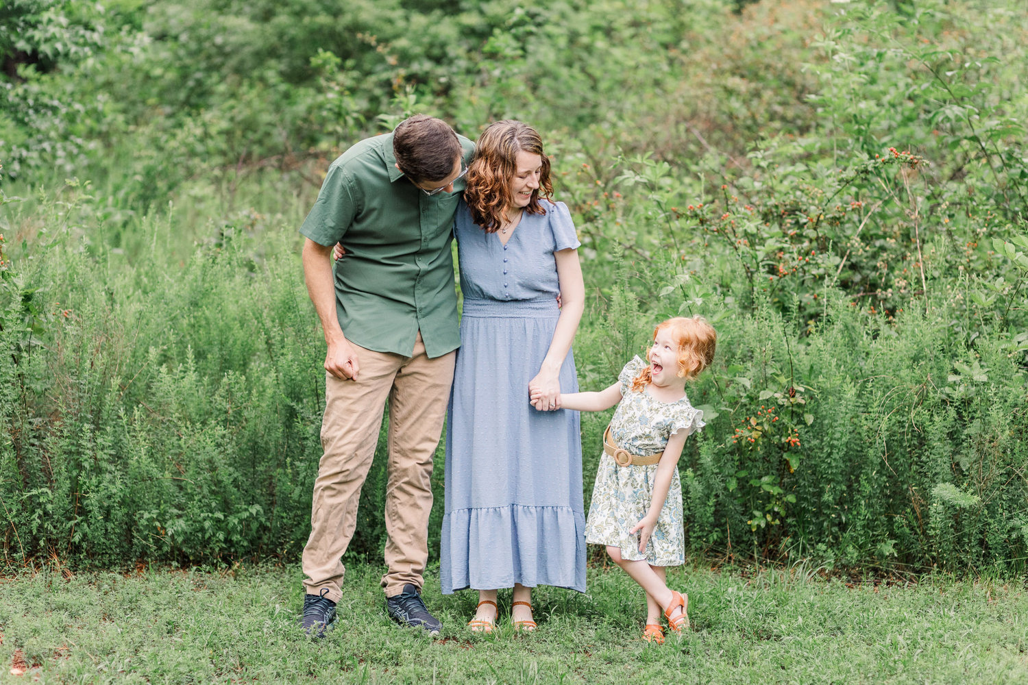 From Rain to Sunshine: A Beautiful Spring Family Session at Midlothian ...