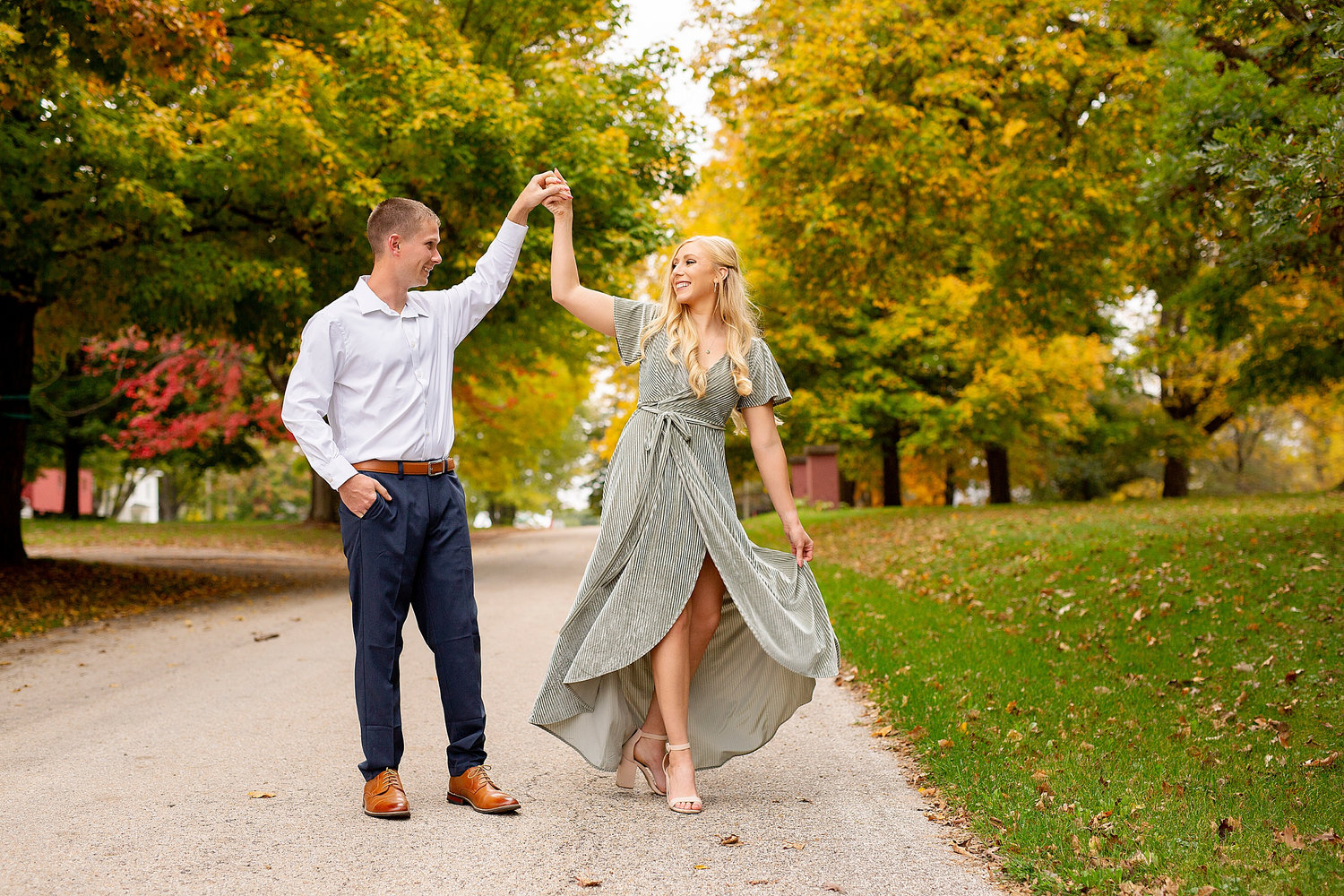 Annie & Danny’s Engagement Session in Delhi, Iowa - Cumberland Weddings