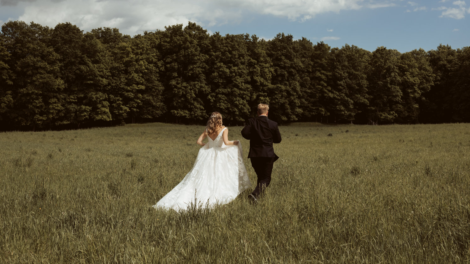 3 Main Reasons why Eloping Might be for You - Upper Michigan Wedding ...